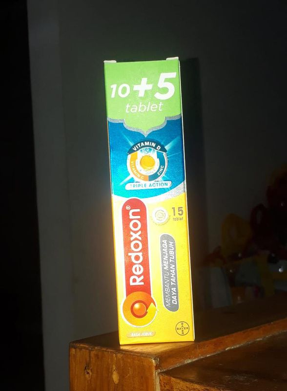 Redoxon Triple Action ( Vitamin D, Vitamin C, dan Zink ) 10 + 5 Tablet