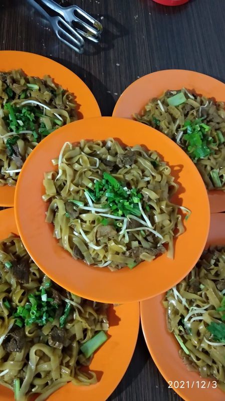 mie tiaw goreng daging ''Mie Tiaw Melayu