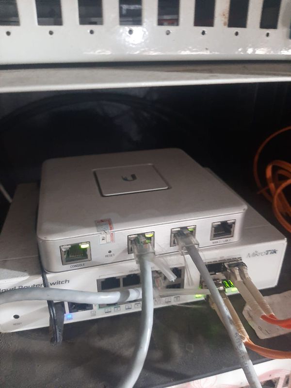 Services Dan Setting Unifi Security Gateway