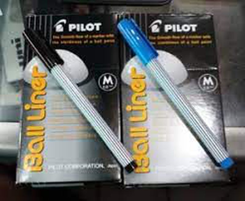 Bolpoint Balliner - Hitam