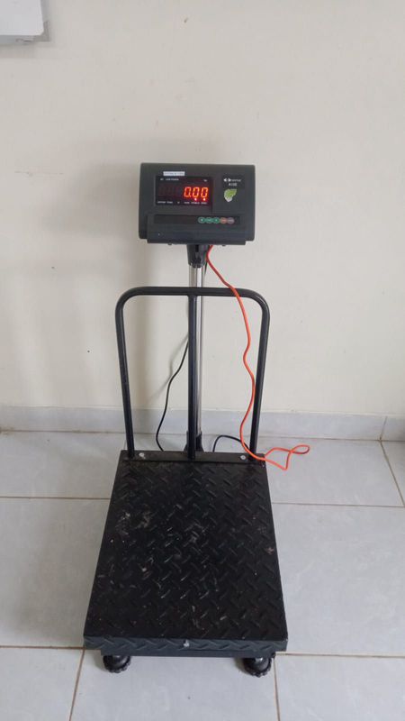 Kalibrasi Timbangan Barang 200 kg