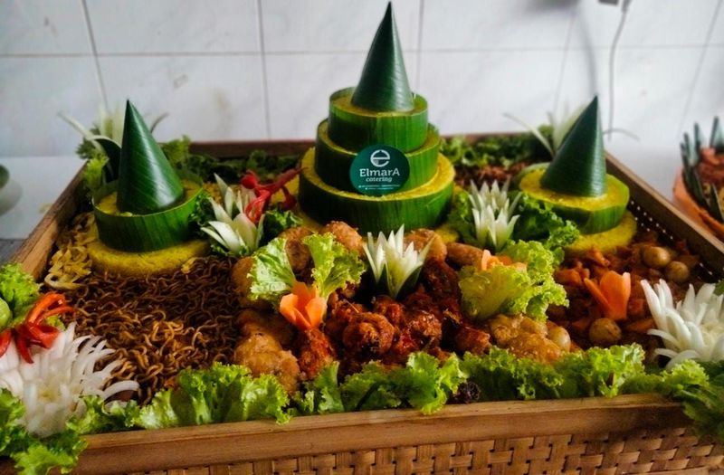 Tumpeng untuk 40-50 orang