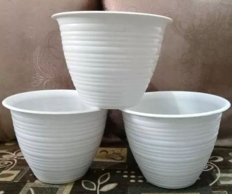 Pot plastik putih 30x37