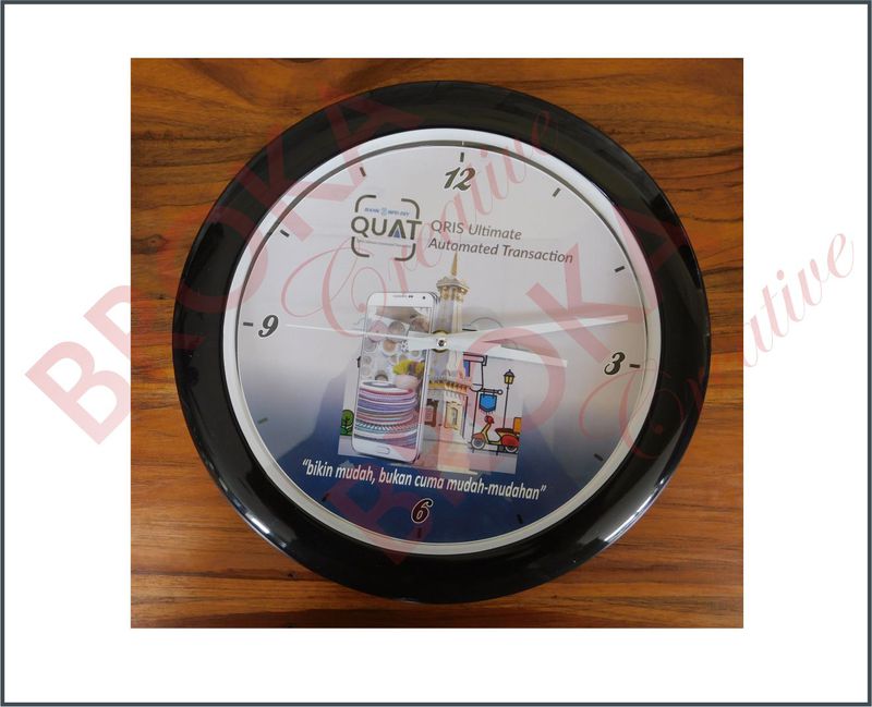 jam dinding standar diameter 30 cm
