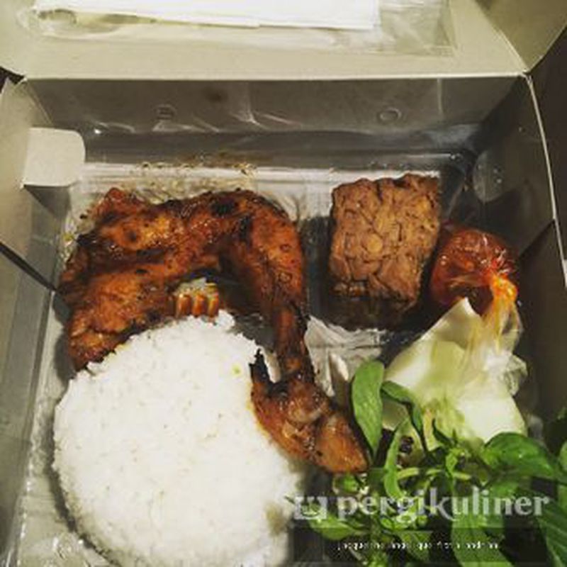 PAKET NASI 2 (Nasi-Ayam Kecap -Prekedel - Timlo -Sambel lalab -Kurupuk)
