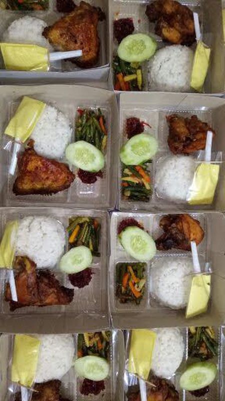 Nasi Box Ayam Potong