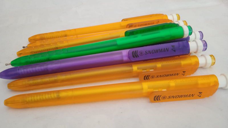 Ballpoint Snowman V7