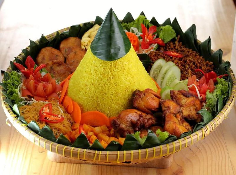 PAKET NASI TUMPENG NAMPAN 1 (Ayam pejantan-Telur-Tempe kering-sambel ...