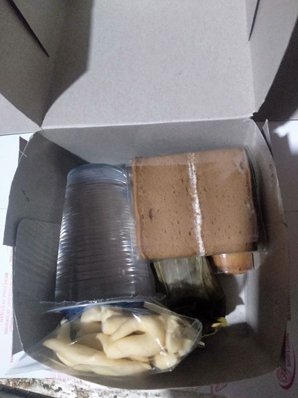 Paket Snack Rapat + air mineral