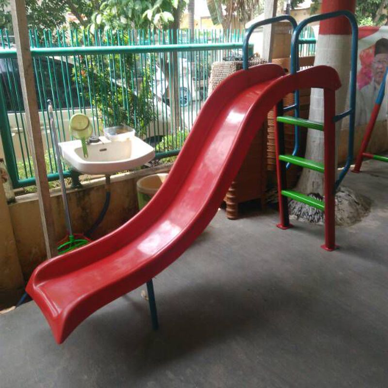 Peluncur/perosotan anak besi dan fiber glass