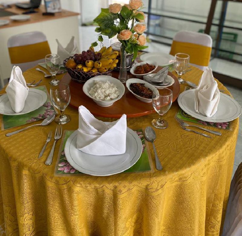 Paket Konsumsi Round Table Sari Dewi Catering