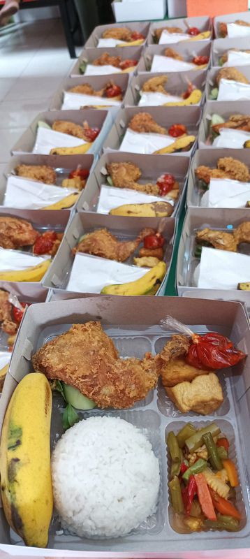 Paket Nasi Box 19 DeeSQi Catering