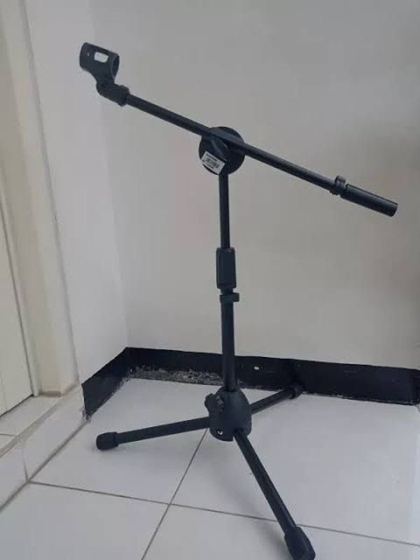 Standing mic pendek