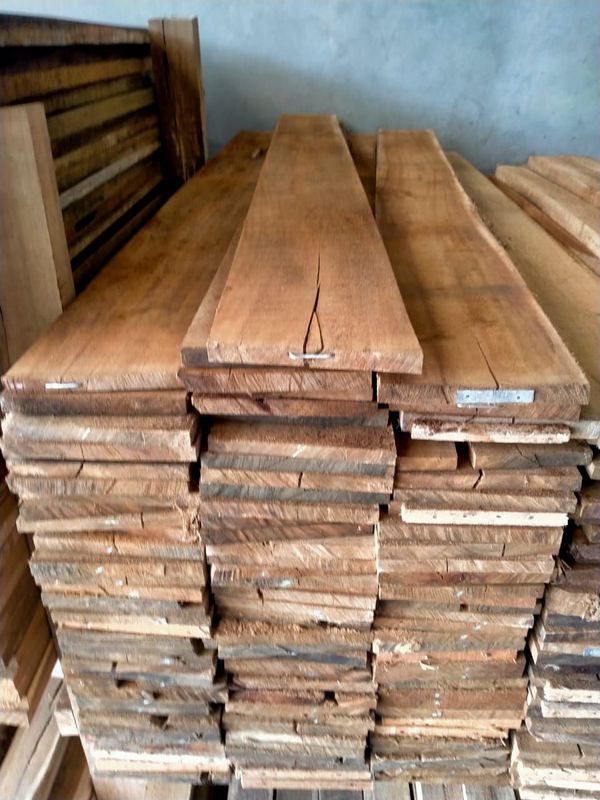 Papan Kayu Jati (1,5 x 20 x 200 cm)