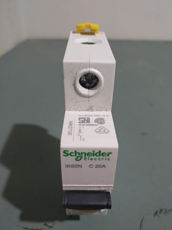 MCB SCHNEIDER 1 phase 20A
