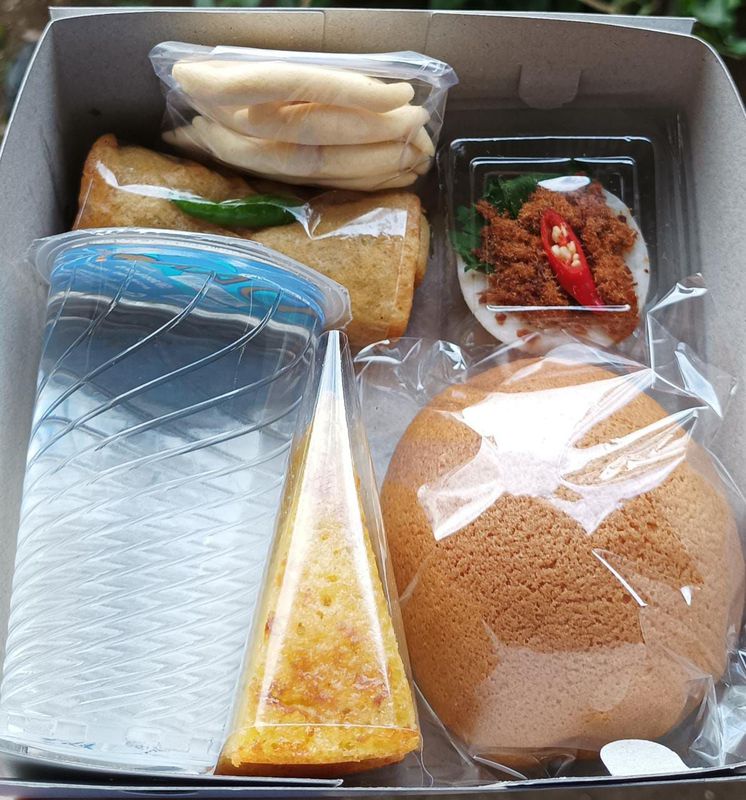 Paket Snack Box 12 DeeSQi Catering