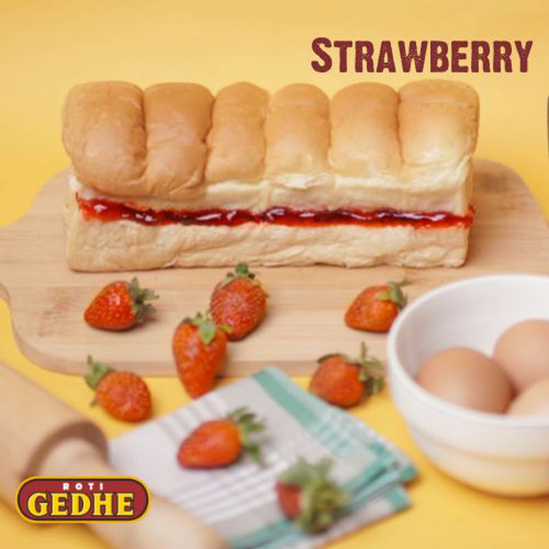 Roti Gembong Gedhe Strawberry