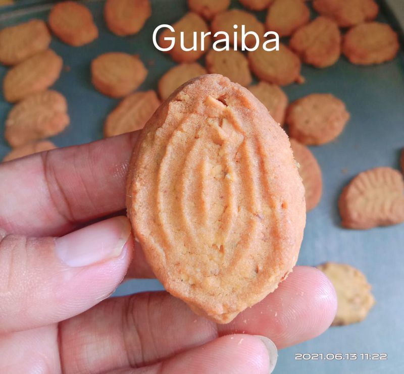 KUE GURAIBA