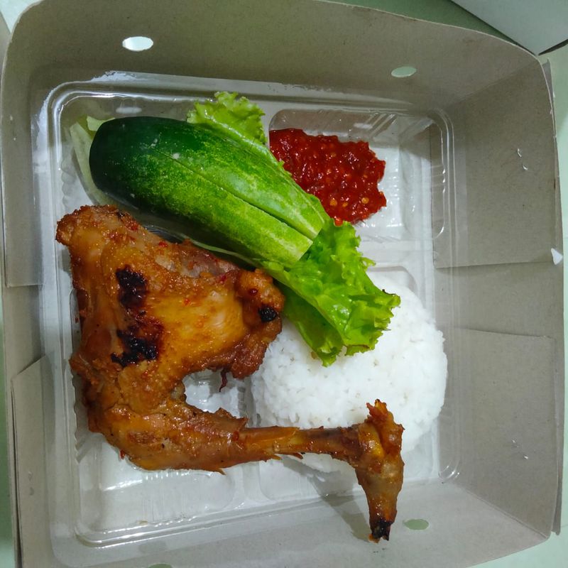Nasi Box - Ayam bakar/Goreng (paket 1)
