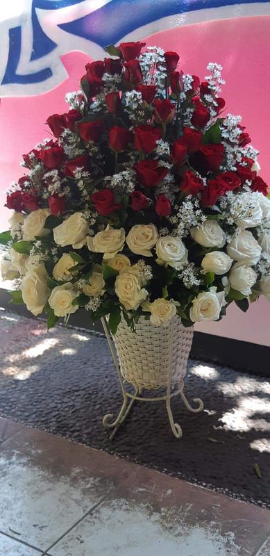 Rangkaian Bunga Segar Full mawar