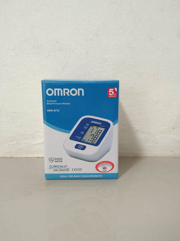 Tensimeter Digital Omron HEM-8712