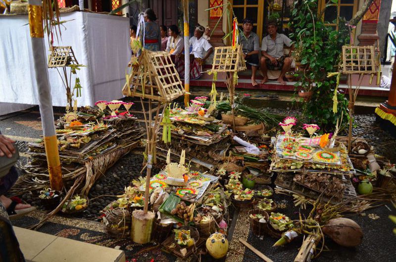 Banten Caru Manca Sato