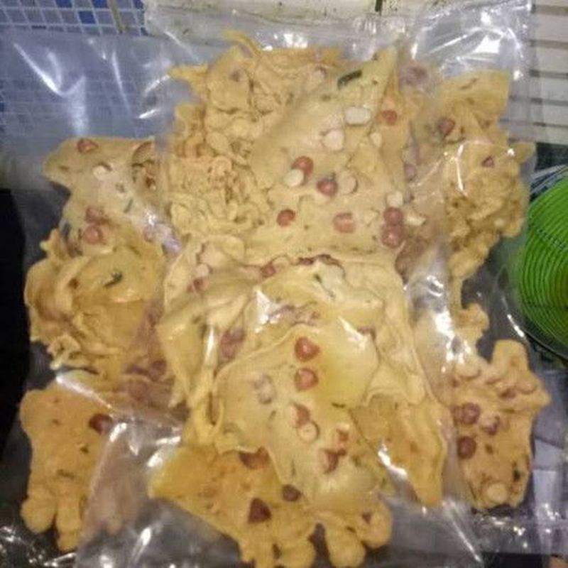 peyek kacang