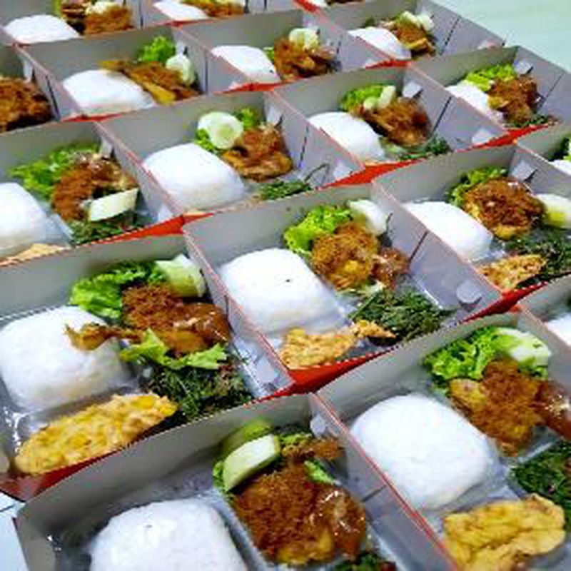 NASI DUS AYAM PEJANTAN