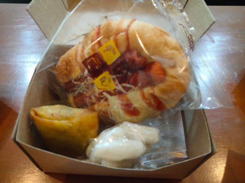 Snack Roti dan Jajan Pasar