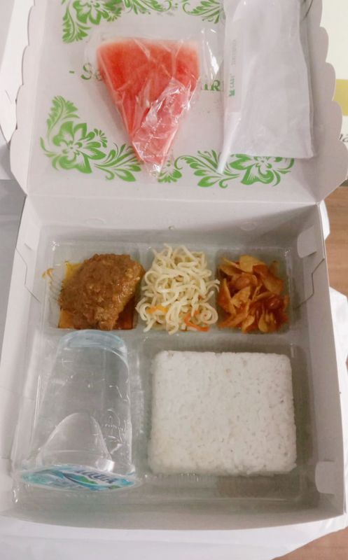 Nasi Kotak Campur Rendang / Lapis Daging