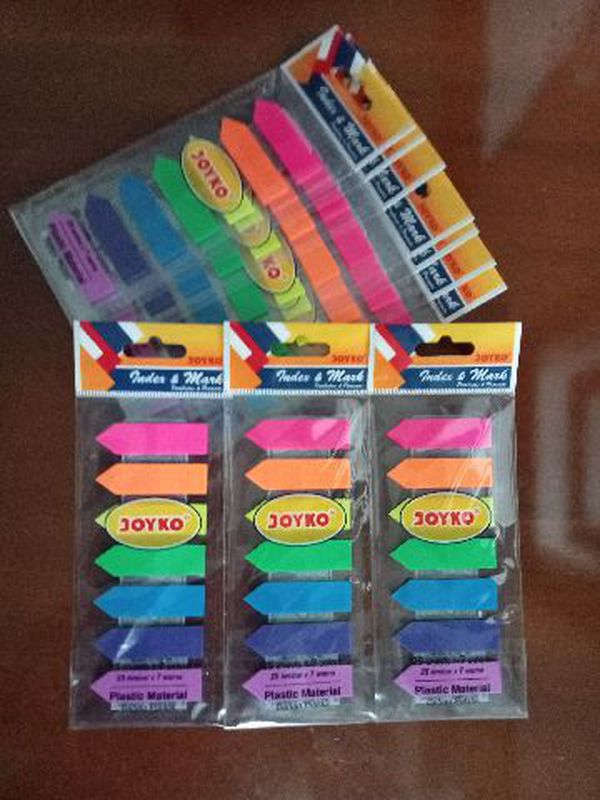 Post it / pembatas kertas (plastik), (isi 25 sheet 7 warna) per sachet