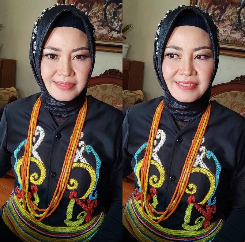 Sewa Baju / Pakaian Adat / Tradisional Simpel + Make Up / Rias ...