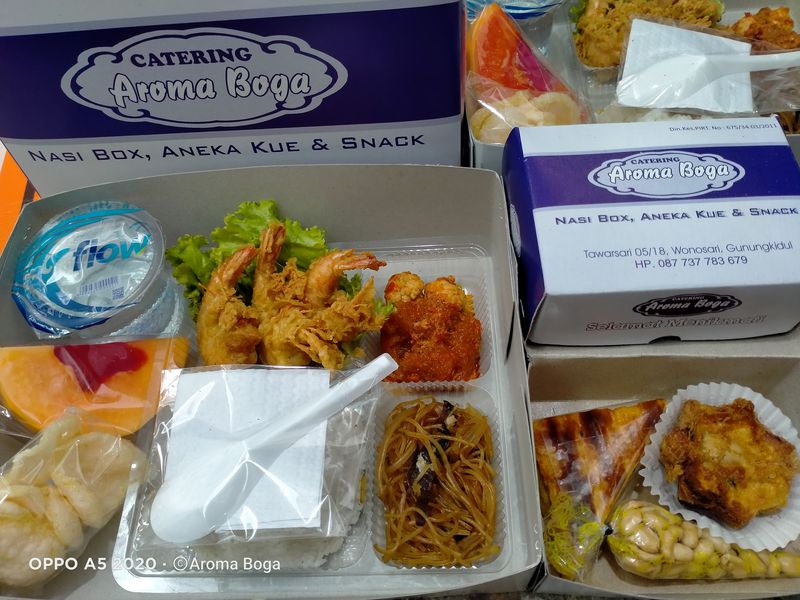 paket snack dan nasi bok