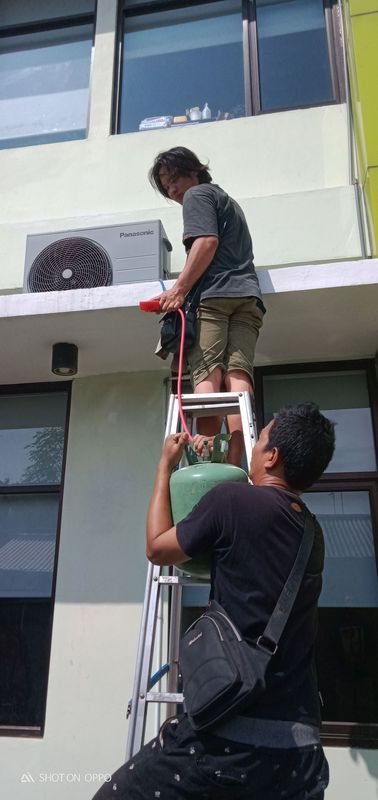 service perawatan ac