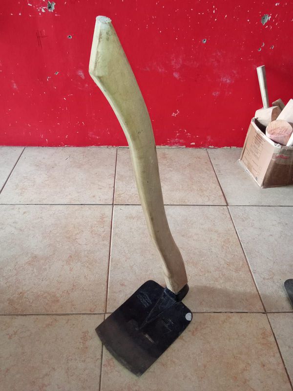 cangkul gagang kayu
