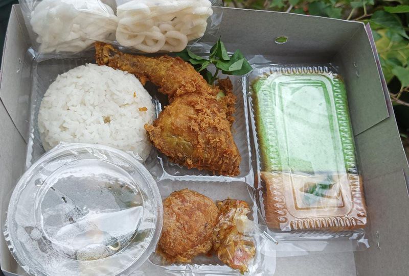 Paket Nasi Box 22 DeeSQi Catering