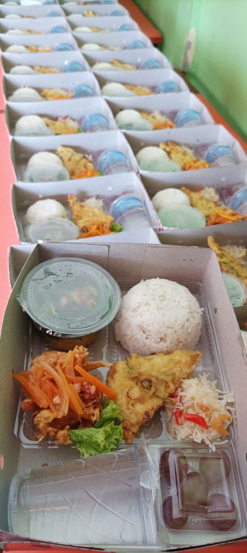 Paket Nasi Box 25 DeeSQi Catering