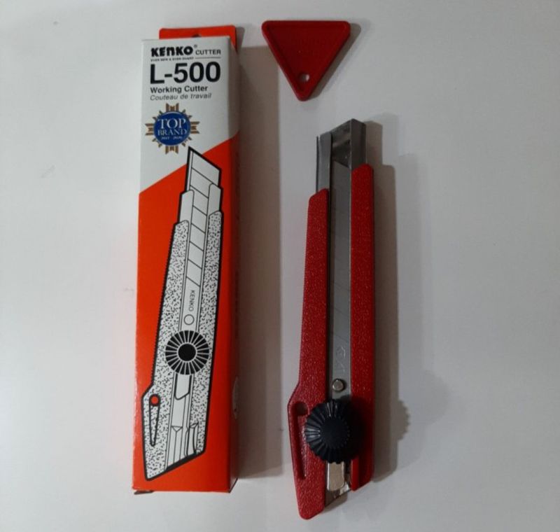 pisau cutter besar