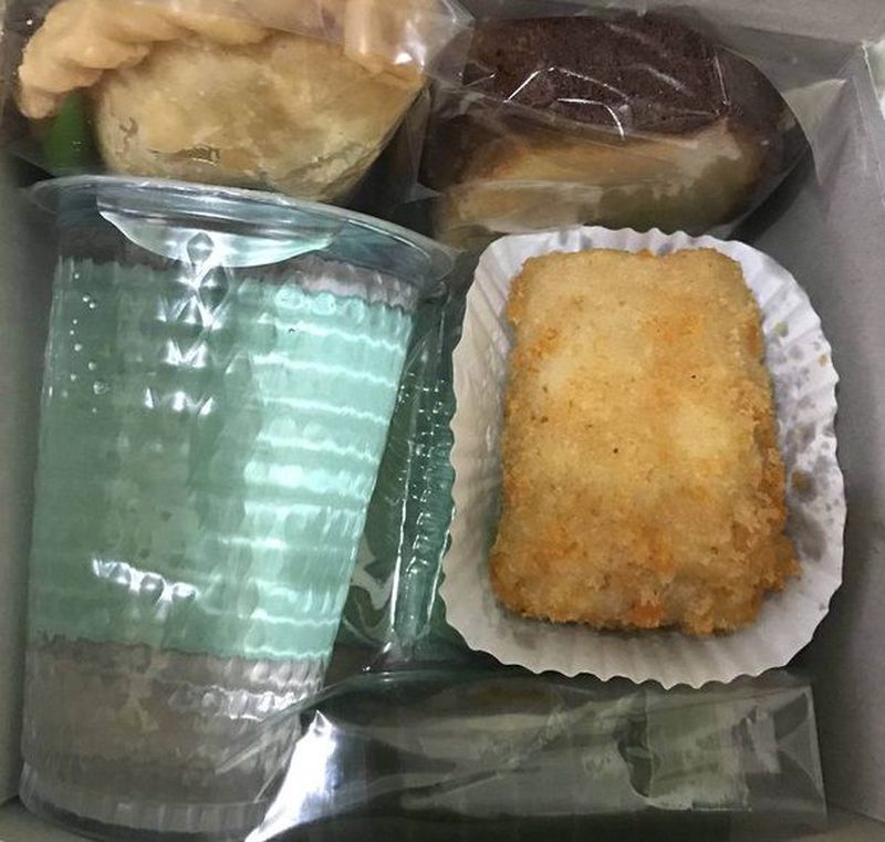 Snack box, kue box, kue basah, kue tradisional