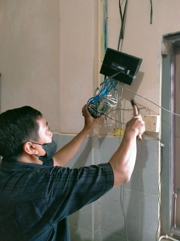 Pembuatan & Pemasangan Kotak HUB, Pemasangan Box Kabel Serta Perapian ...