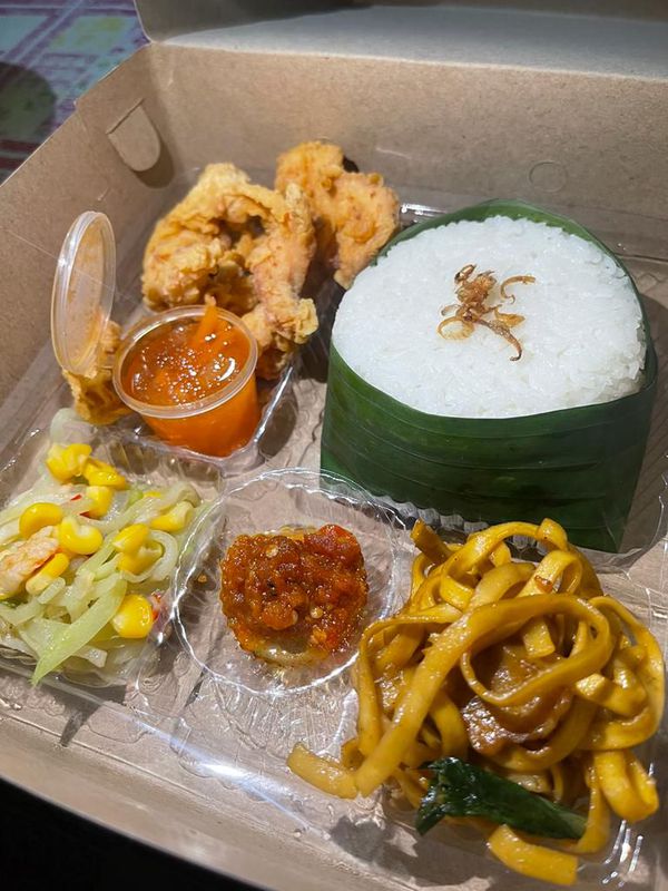 Nasi kotak Ayam Koloke + buah - 3JenisLauk