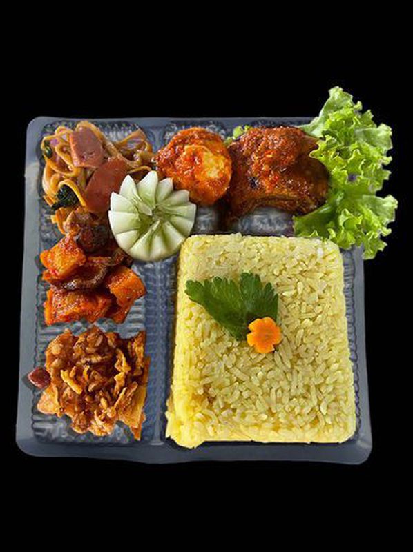 Nasi Kotak Nasi Kuning + buah - 4 Lauk