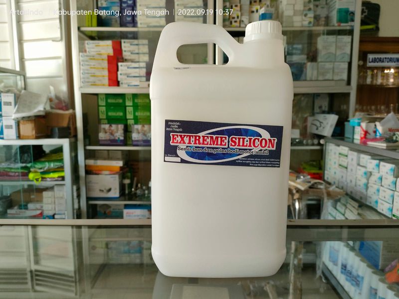 Extreme Silicone Semir Ban dan Poles Bodi Motor / Mobil 5 Liter