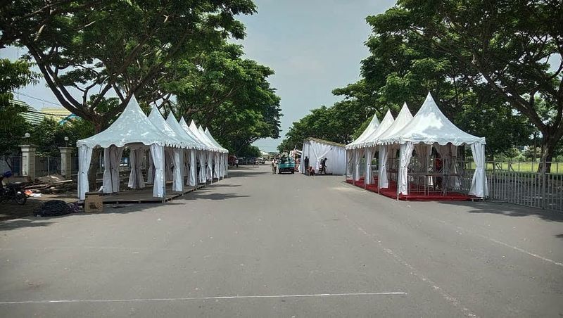 Tenda Kerucut Sarnafil Ukuran 5m x 5m