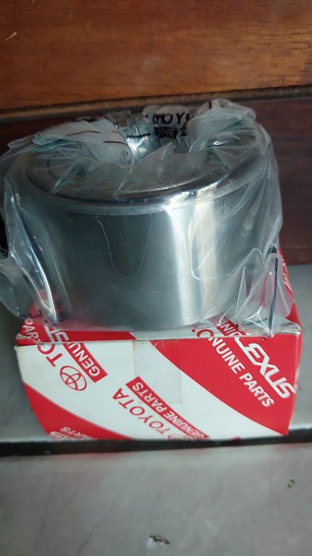 laker roda FR toyota avanza