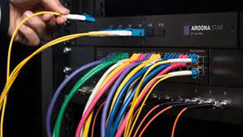 Penarikan Kabel Fiber Optik dari Backbone