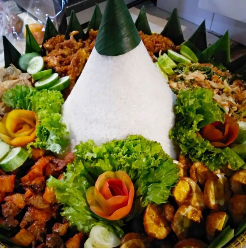 Tumpeng Nasi Uduk - Tumpeng Besar