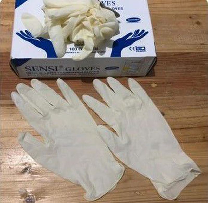 Sarung Tangan Laboratorium