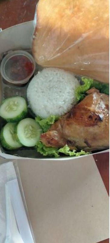 Nasi Rames Telor&Kerni Ayam