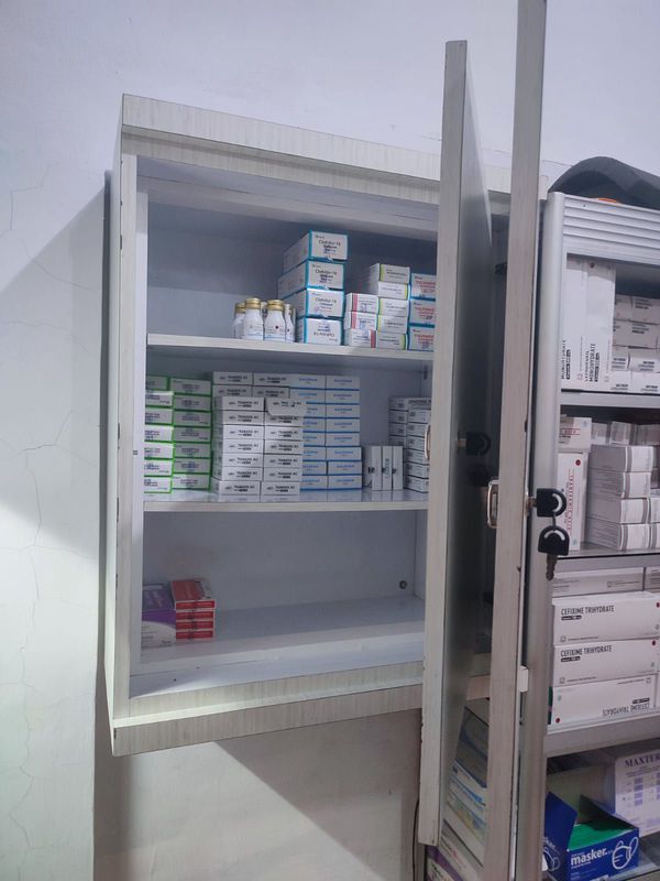 LEMARI OBAT PSIKOTROPIKA - Hpl